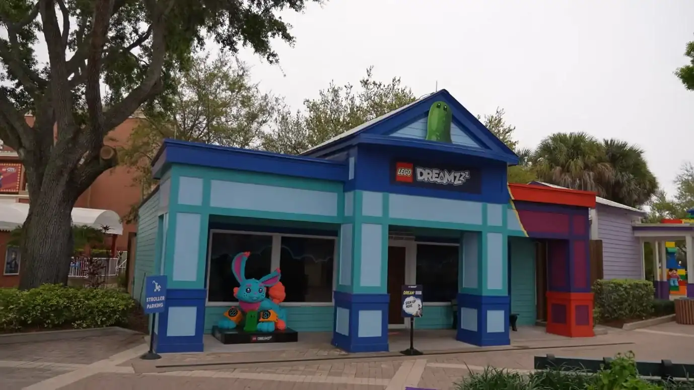 NEW Ferrari Build Race Opens At LEGOLAND Florida Life Sized Car Made Of ...